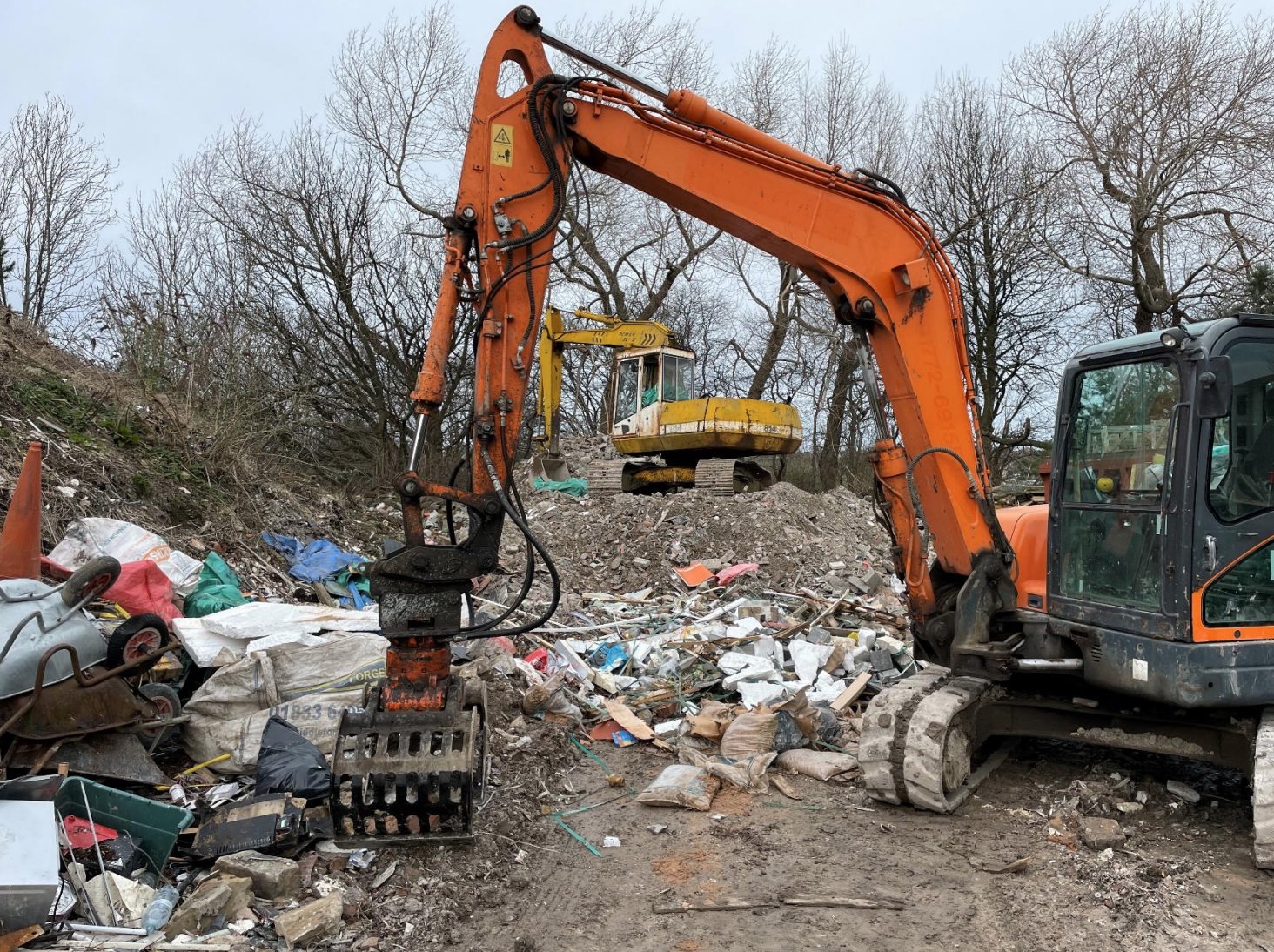 Waste firm fined after worker crushed by excavator - Lighthouse Safety