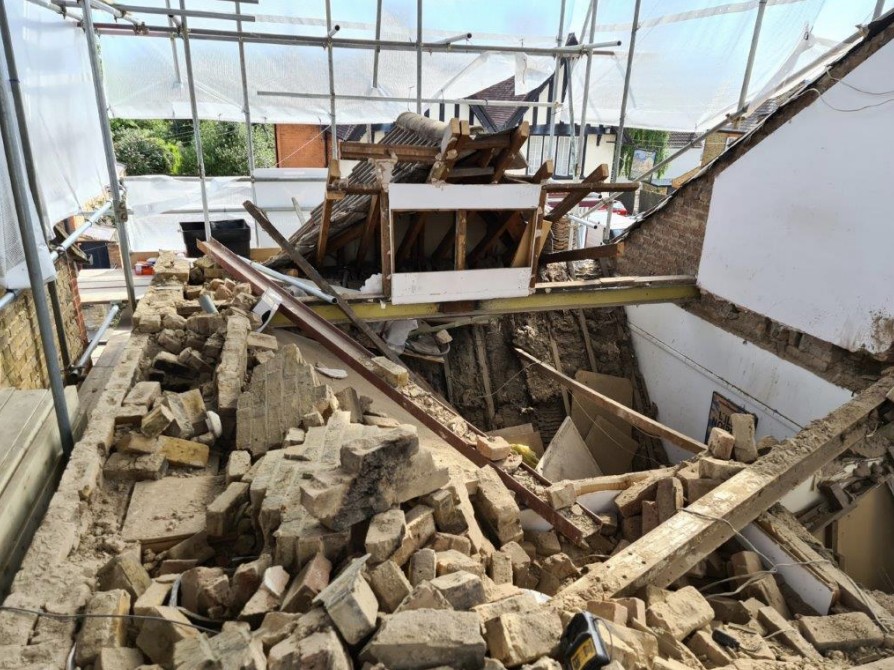 Builder sentenced after house collapse injures three workers – HSE ...